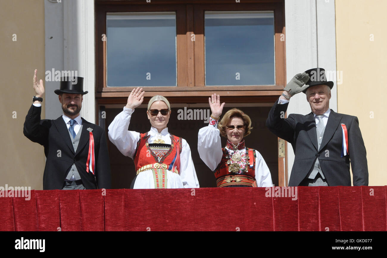 Norwegian Royals celebrate National Day at the Norwegian Royal ...