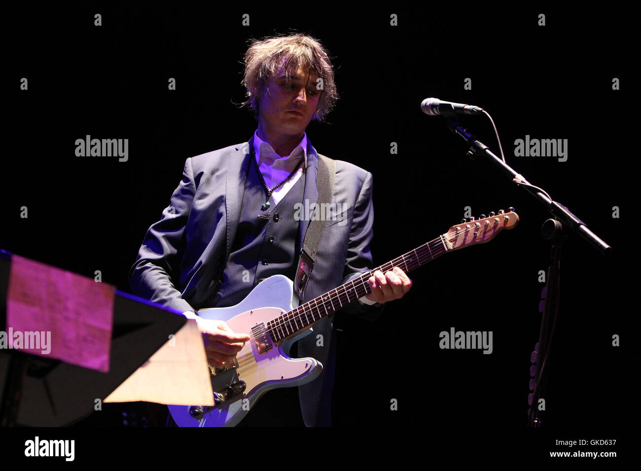British singer/songwriter Peter Doherty performing at the Hackney ...