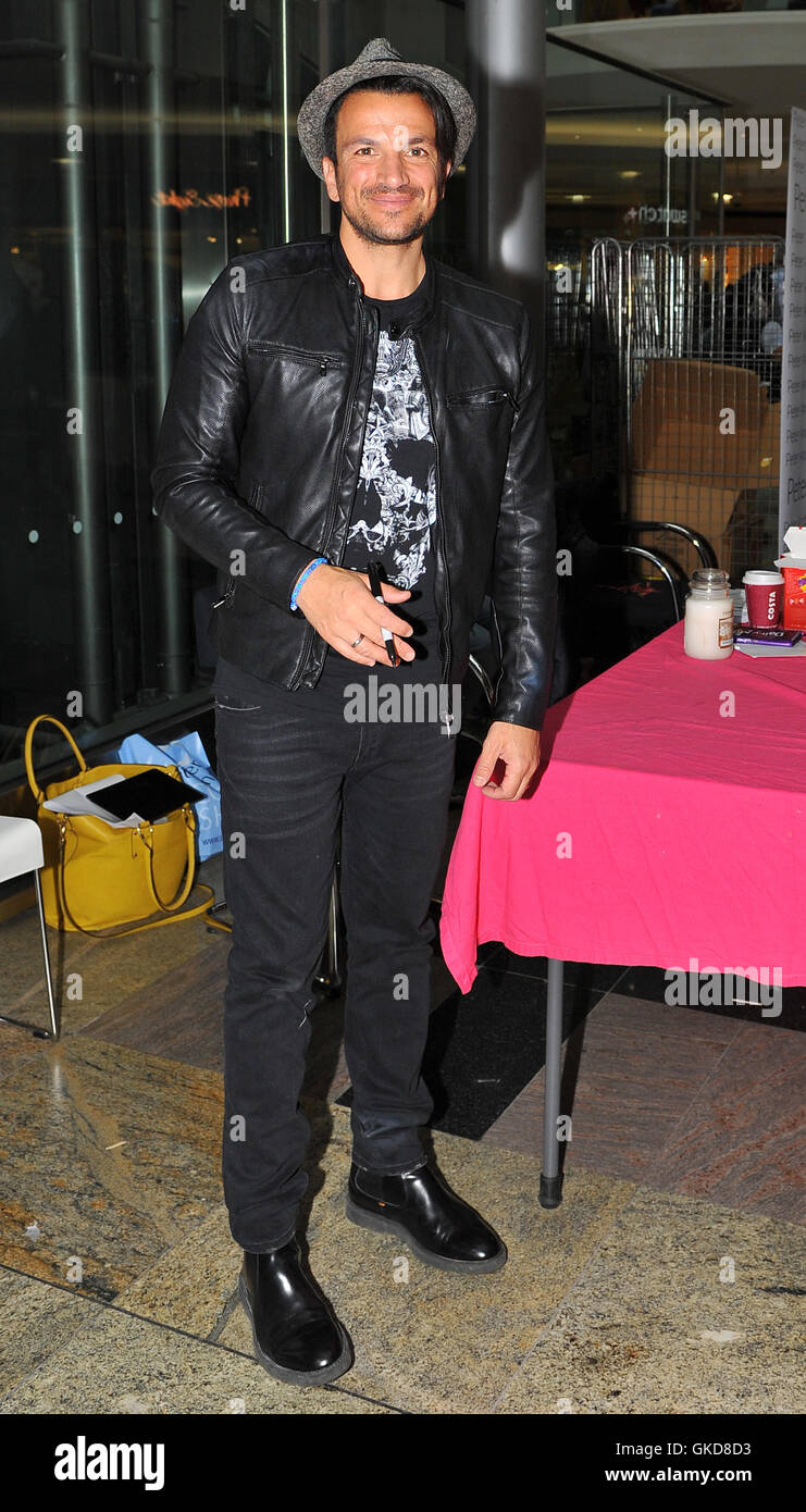 Peter Andre has a signing for fans at West Quay Southampton where four ...