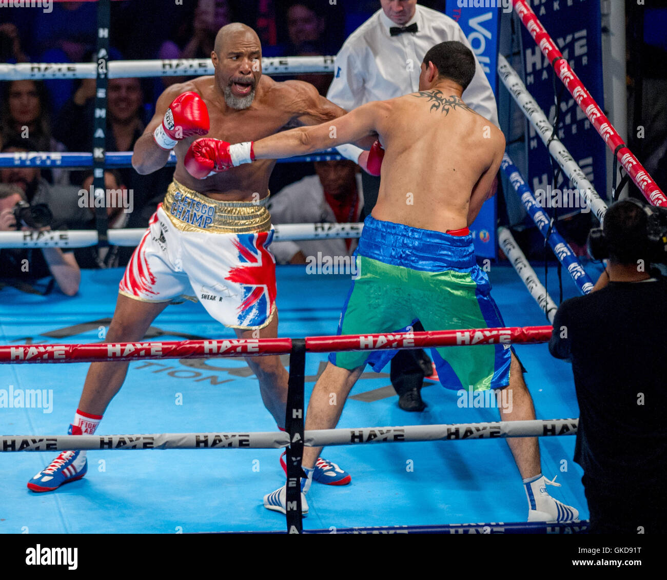 Shannon Briggs knocks out Emilio Ezequiel Zarate in 140 seconds during ...