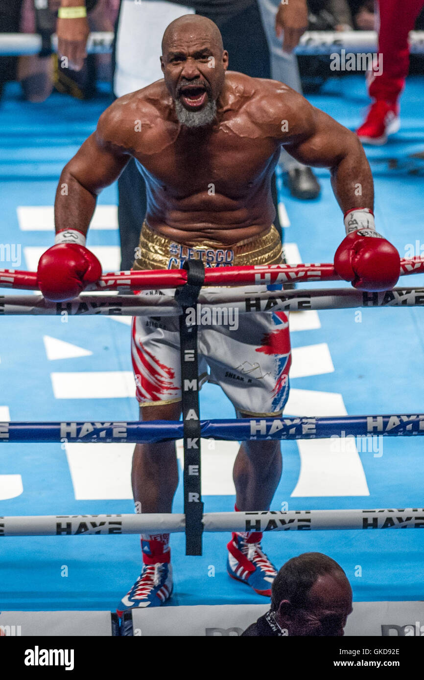 Seconds boxer hi-res stock photography and images - Alamy
