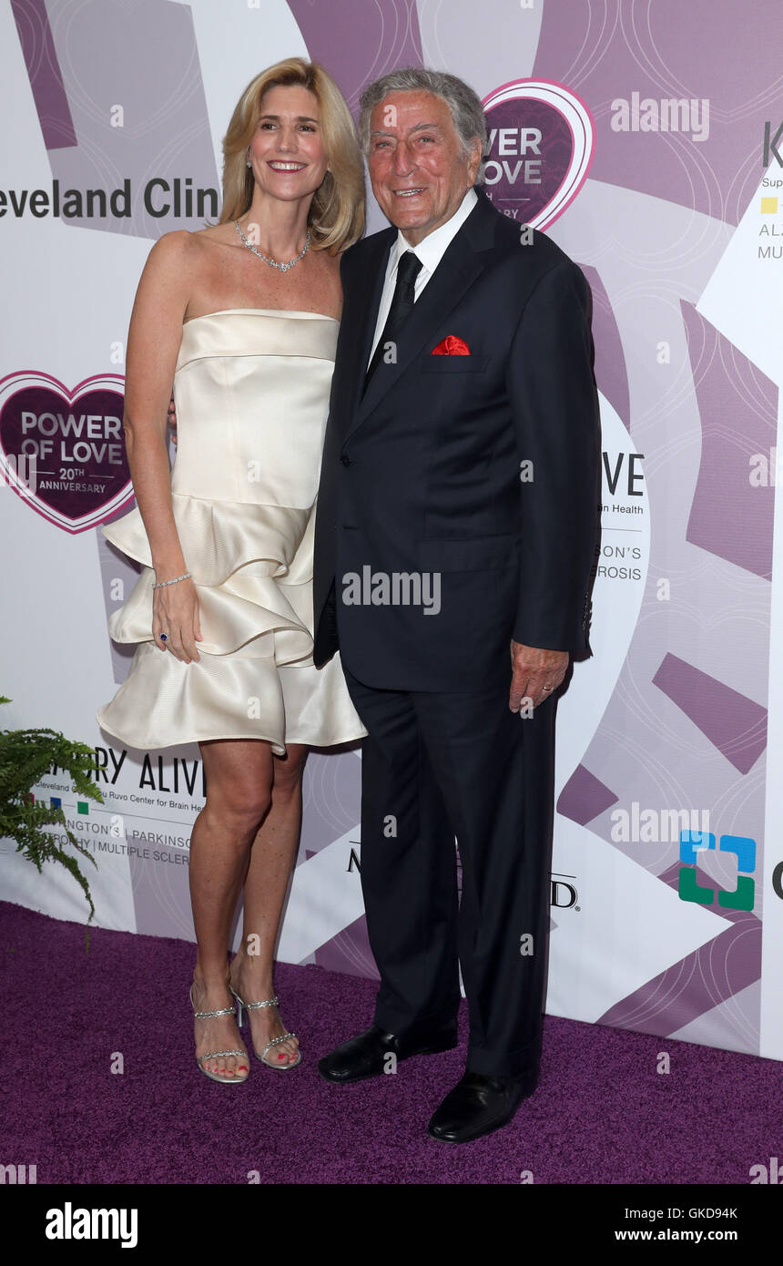 Keep Memory Alive Rolls Out The Red Carpet For 20th Annual Power Of ...