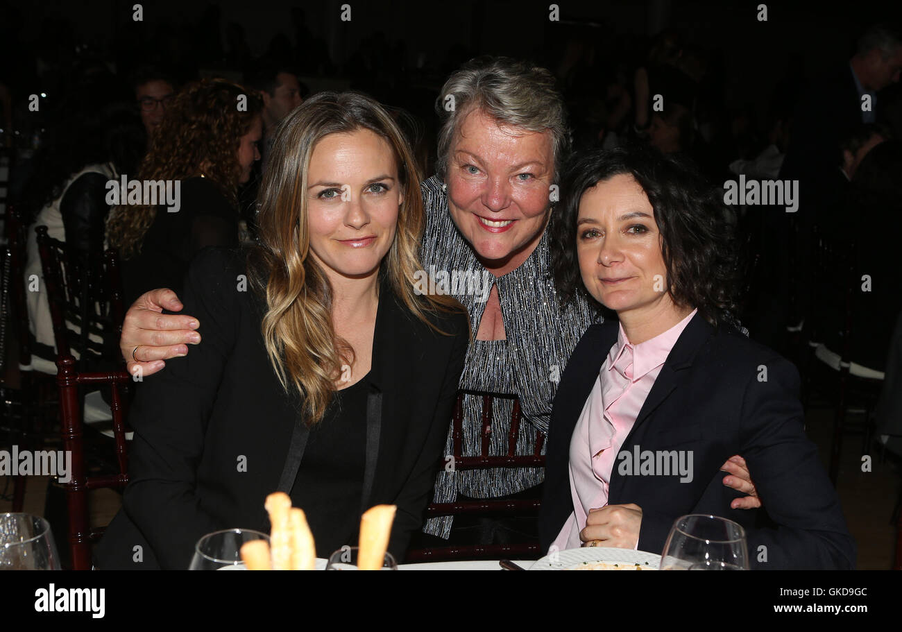 An Evening With Women event at the Hollywood Palladium - Inside ...