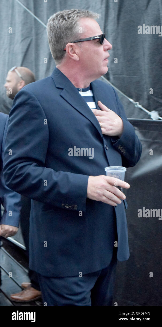 Madness performing 2016 hi-res stock photography and images - Alamy