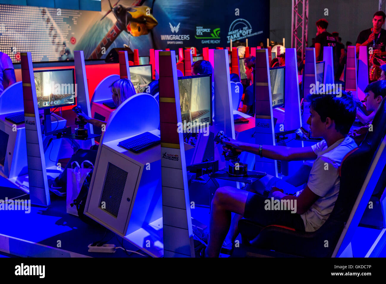 Tradeshow interactive hi-res stock photography and images - Alamy