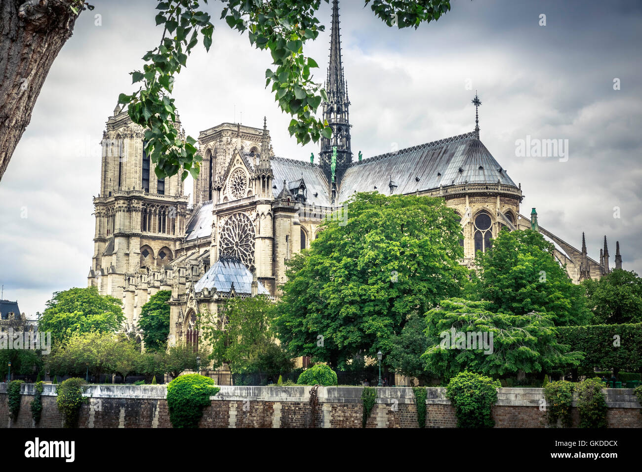 Side view notre dame cathedral paris hi-res stock photography and ...