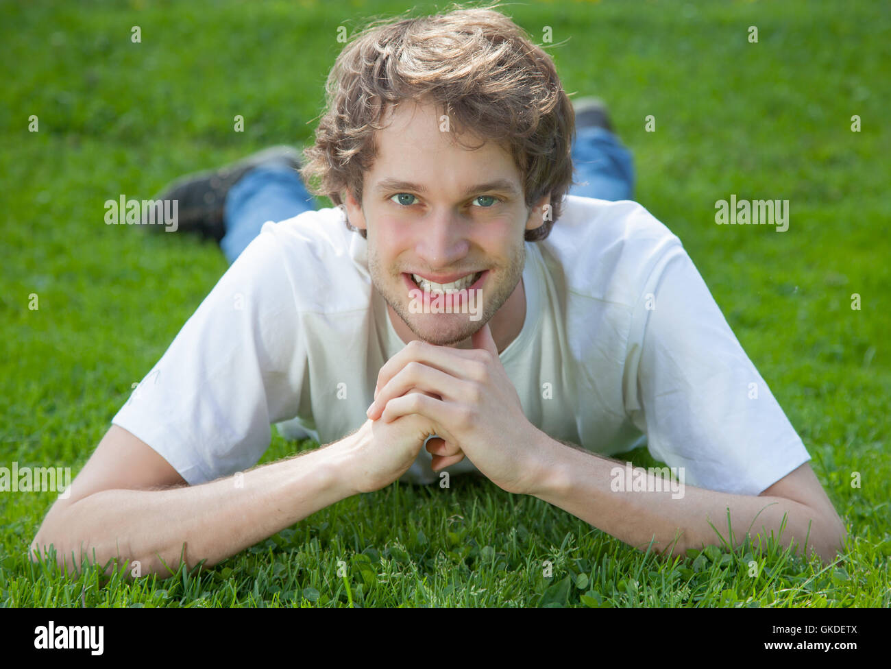 laugh laughs laughing Stock Photo - Alamy