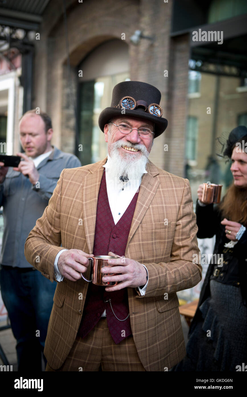 The Classic Car Boot Sale, Kings Cross, London 17/04/2016 Stock Photo ...