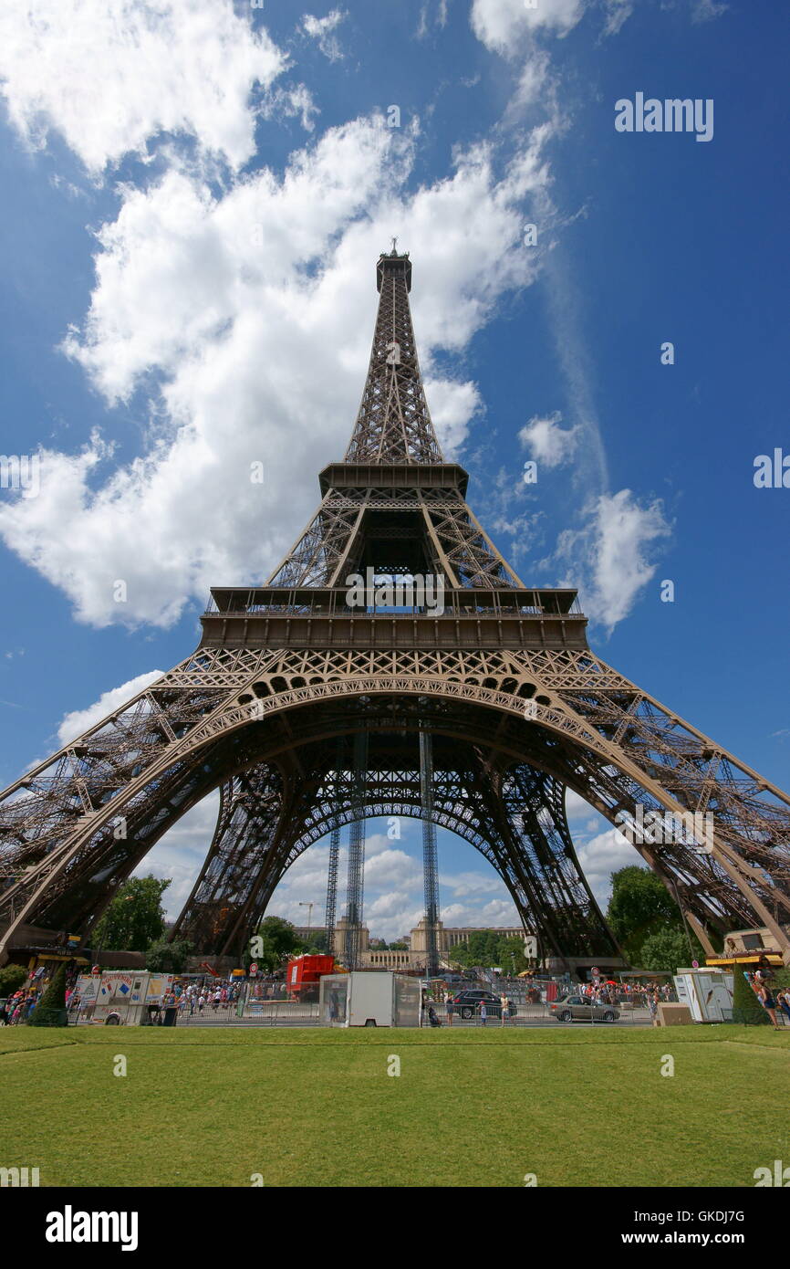 Steel skeleton tower hi-res stock photography and images - Alamy
