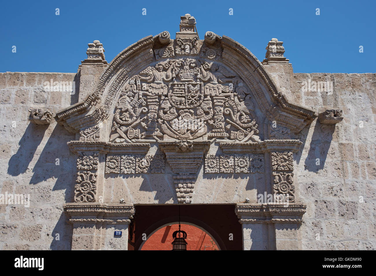 Spanish colonial house hi-res stock photography and images - Alamy