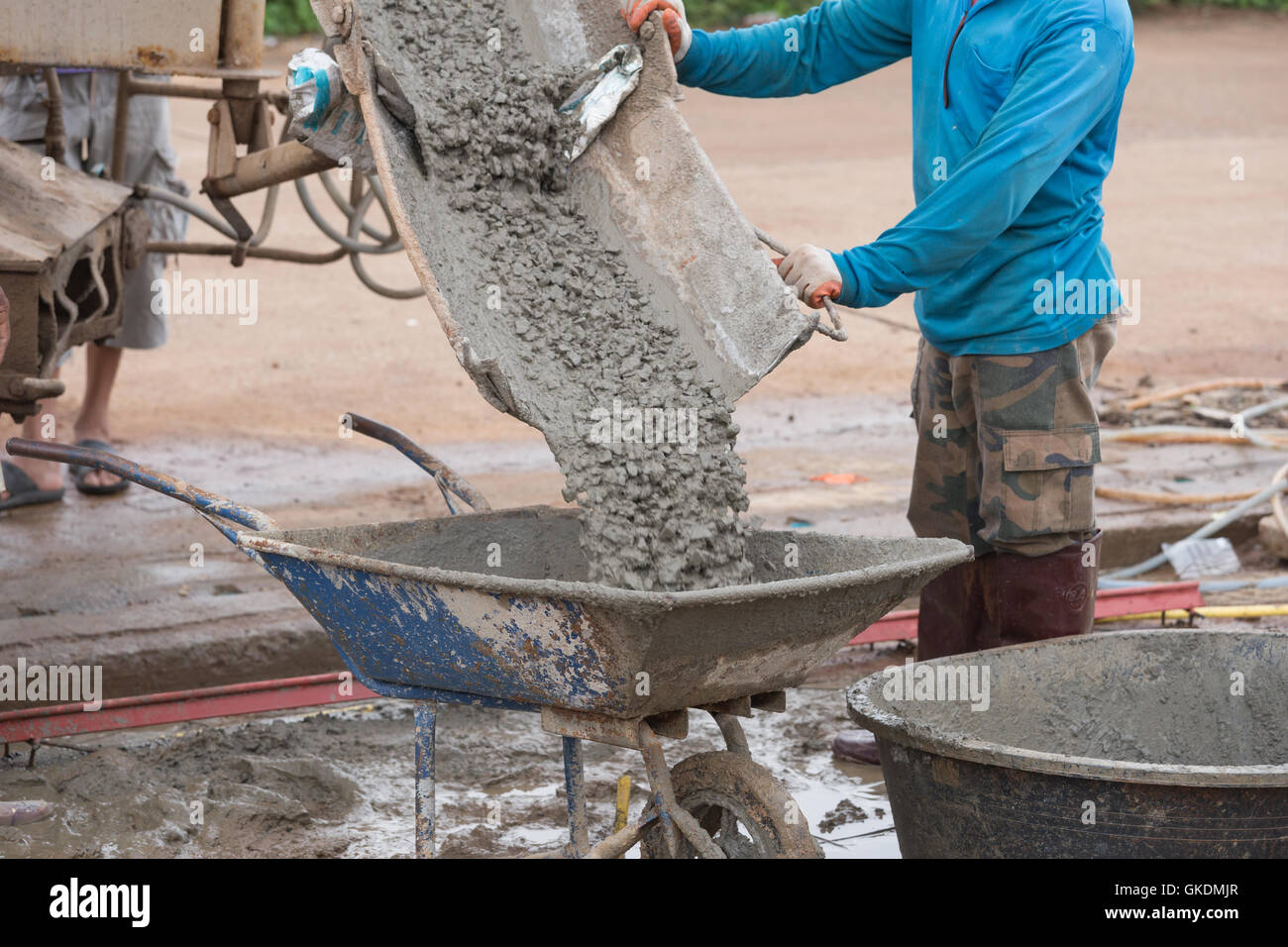Pouring wet hi-res stock photography and images - Alamy