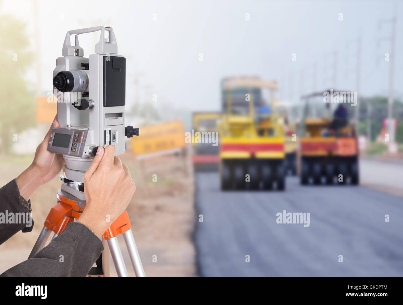 Land survey surveyor machine hi-res stock photography and images - Alamy