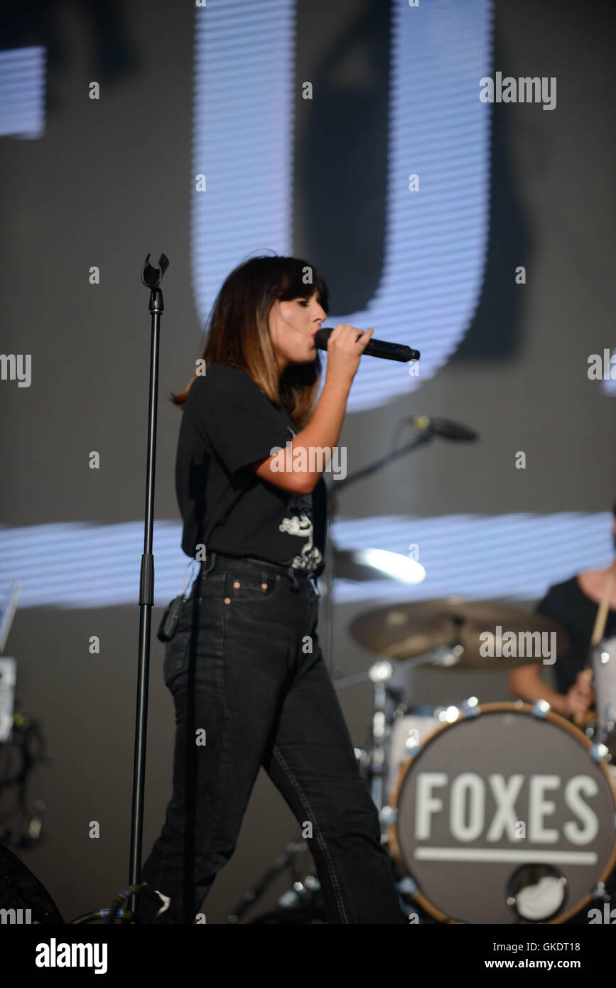 Louisa Rose Allen of Foxes performs at Boardmasters 2016 Stock Photo ...