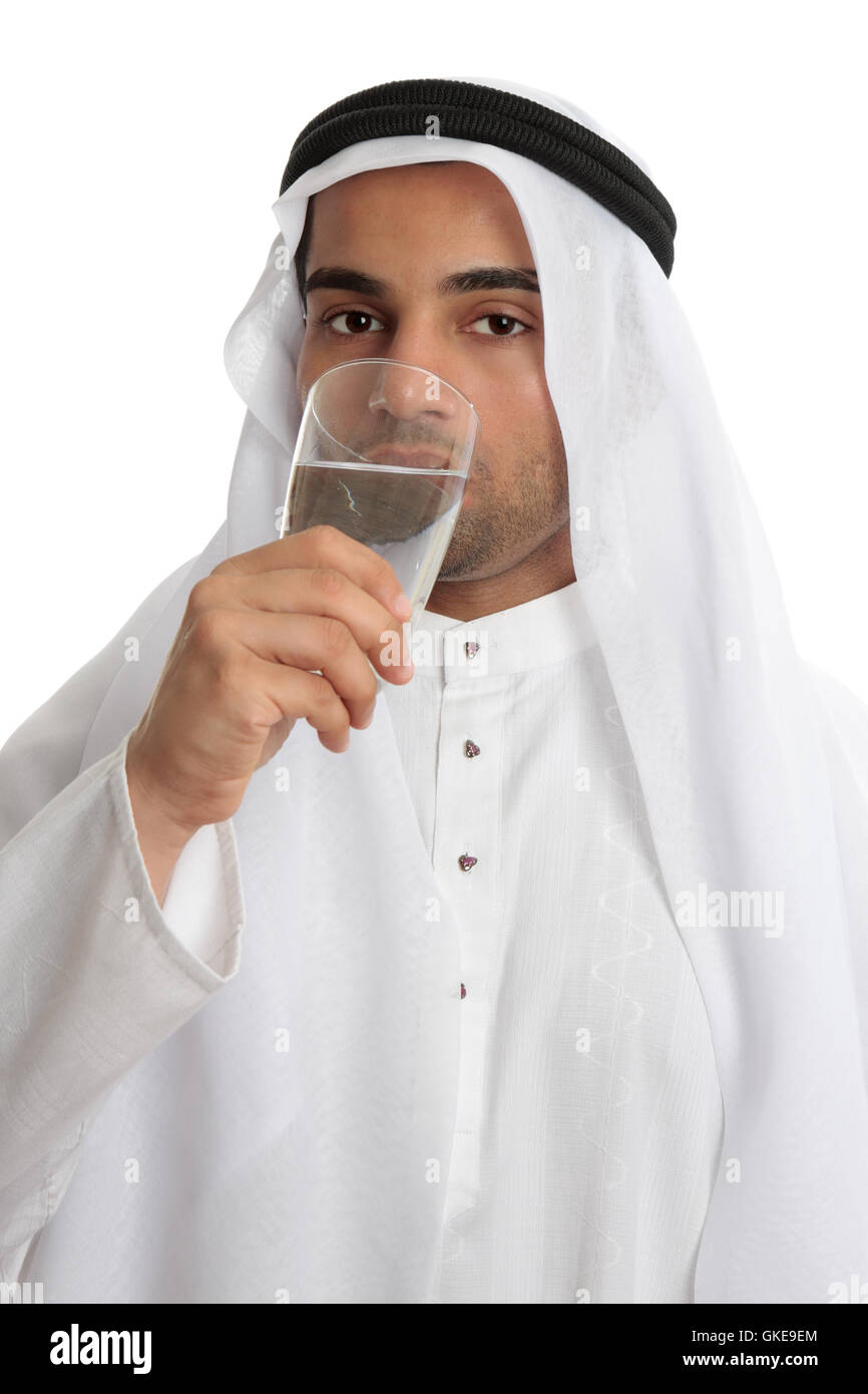 Egyptian people drinking water hi-res stock photography and images - Alamy