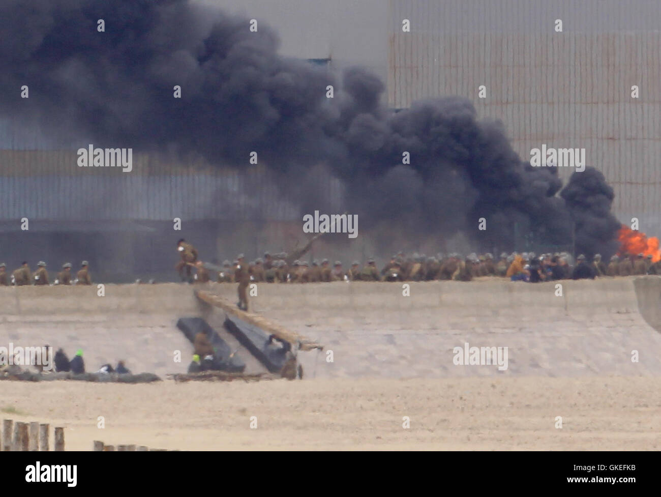 Christopher Nolan directs the war movie ''Dunkirk' in the exact spot ...