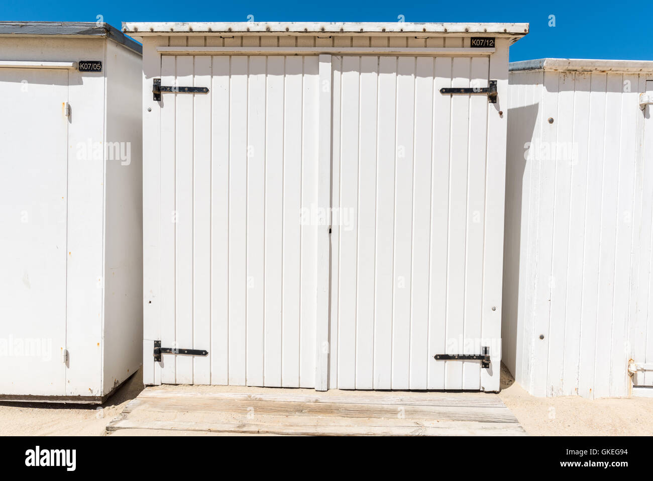Beach changing huts hi-res stock photography and images - Alamy