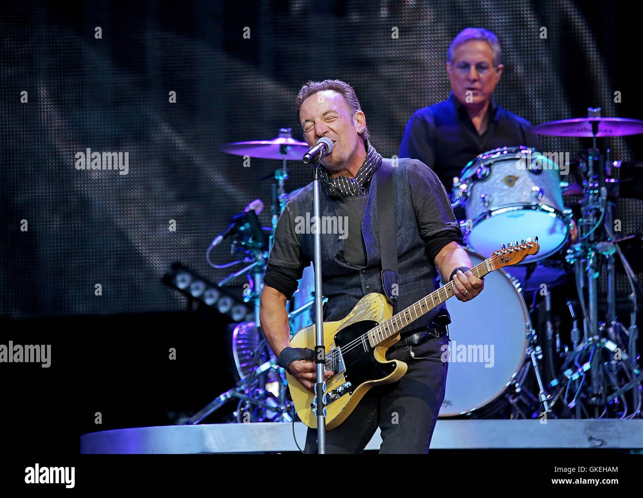 Bruce Springsteen and The E Street Band performing at Manchester Etihad ...