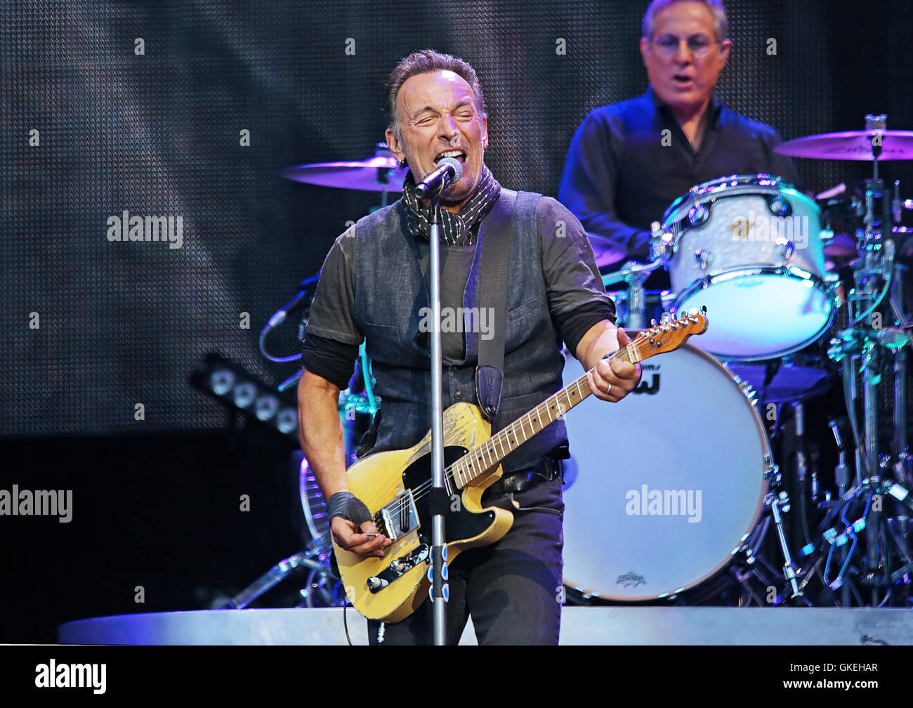 Bruce Springsteen and The E Street Band performing at Manchester Etihad ...