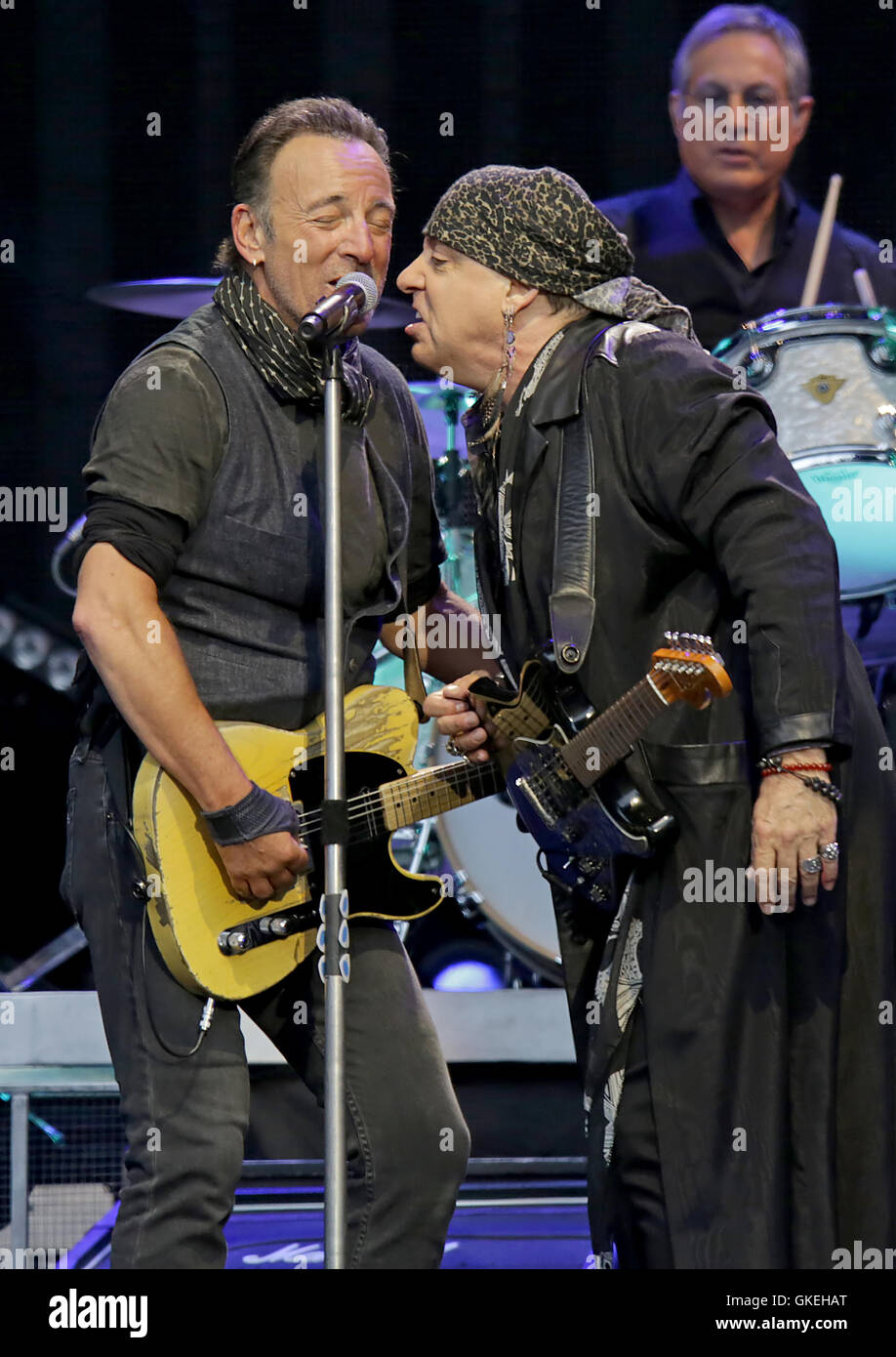 Bruce Springsteen and The E Street Band performing at Manchester Etihad ...