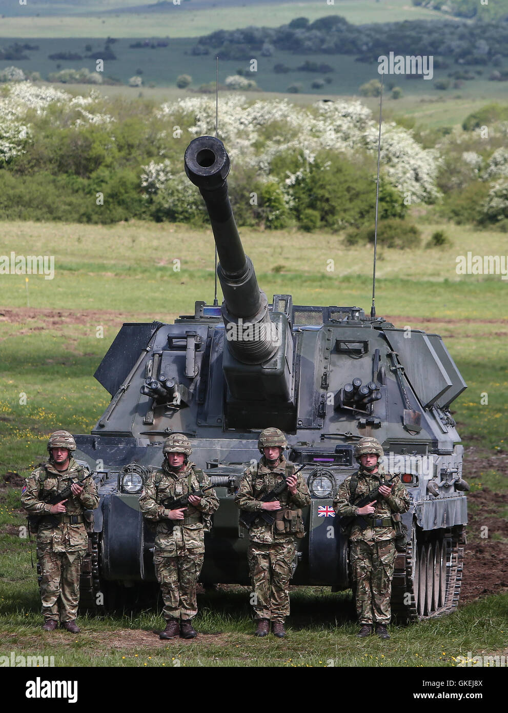 With the 26 regiment royal artillery hi-res stock photography and ...