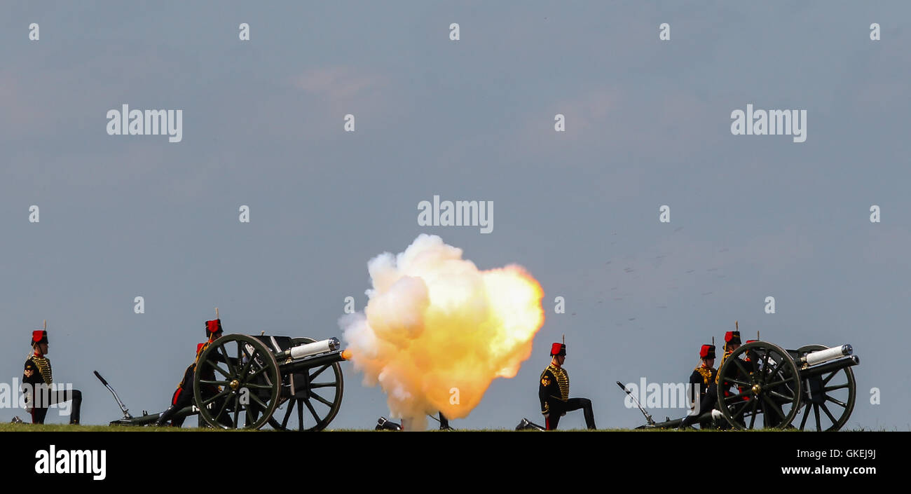 With the 26 regiment royal artillery hi-res stock photography and ...