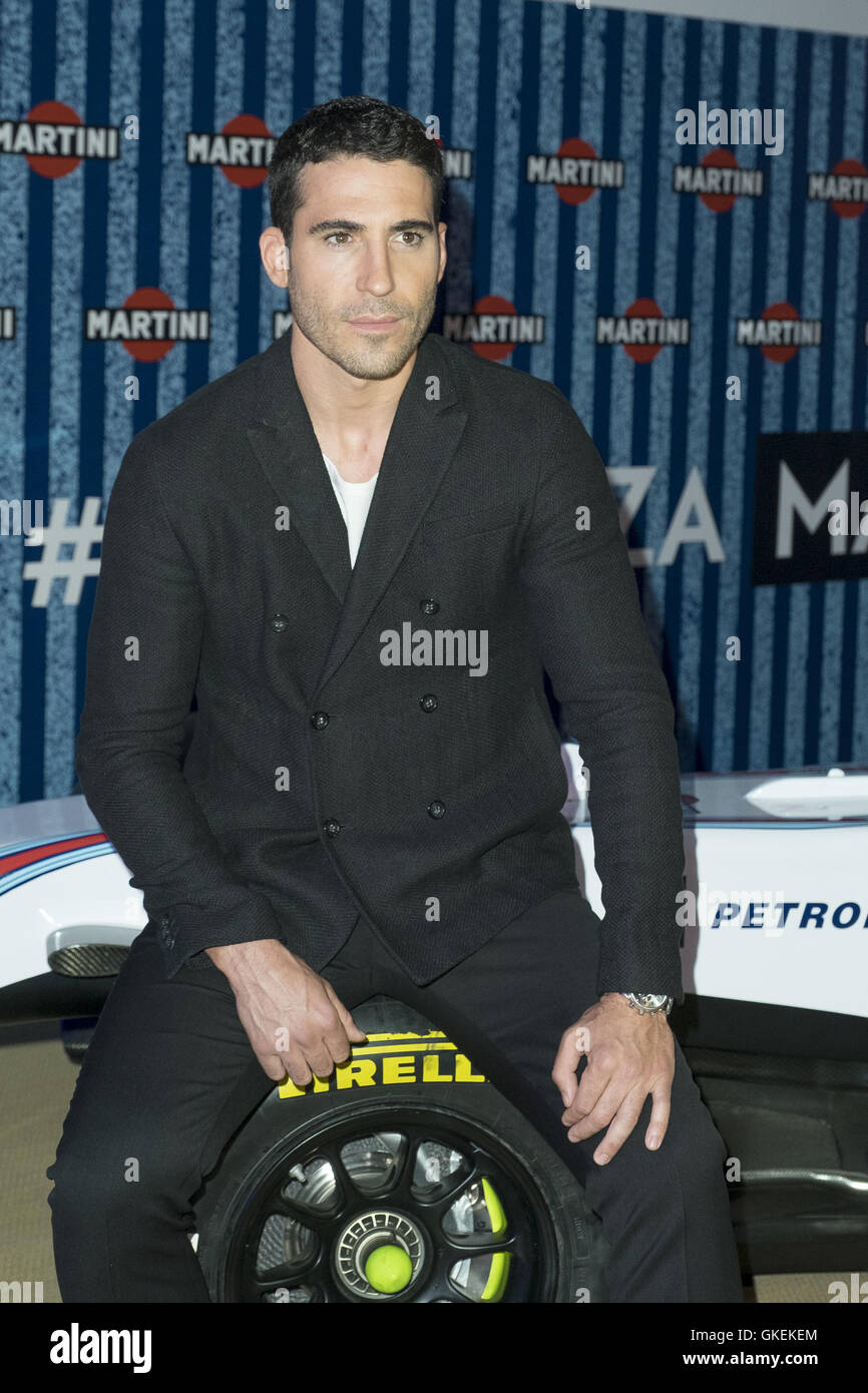 spanish-actor-miguel-ngel-silvestre-attends-the-opening-of-terraza