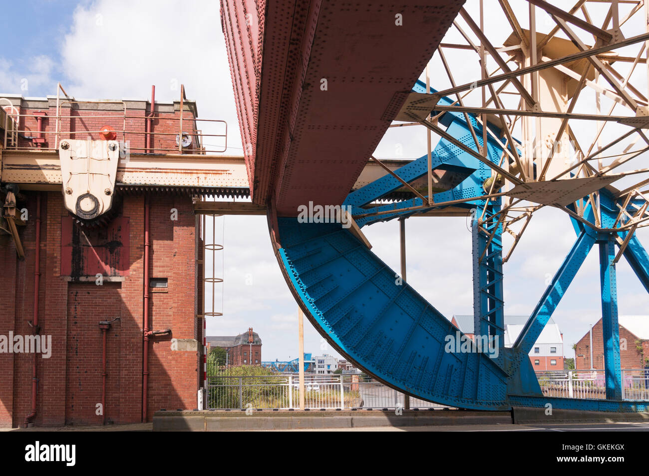 Mechanism of Scherzer rolling lift bascule Drypool Bridge, Kingston ...