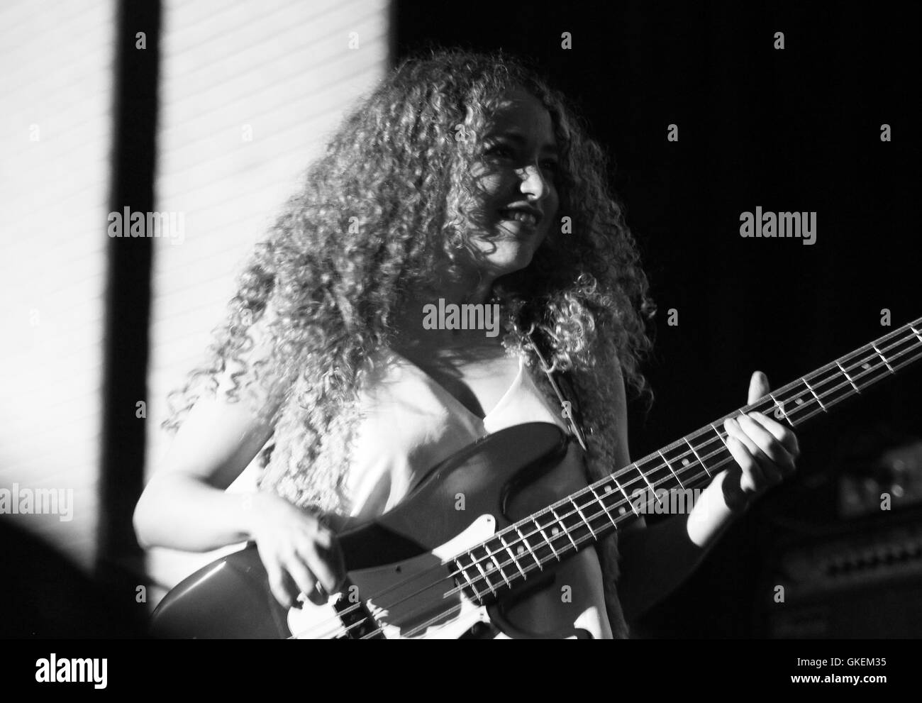 Tal wilkenfeld hi-res stock photography and images - Alamy