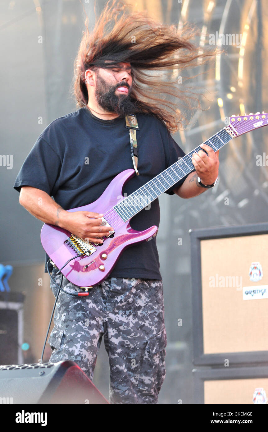 Lead singer of the band the deftones hi-res stock photography and ...