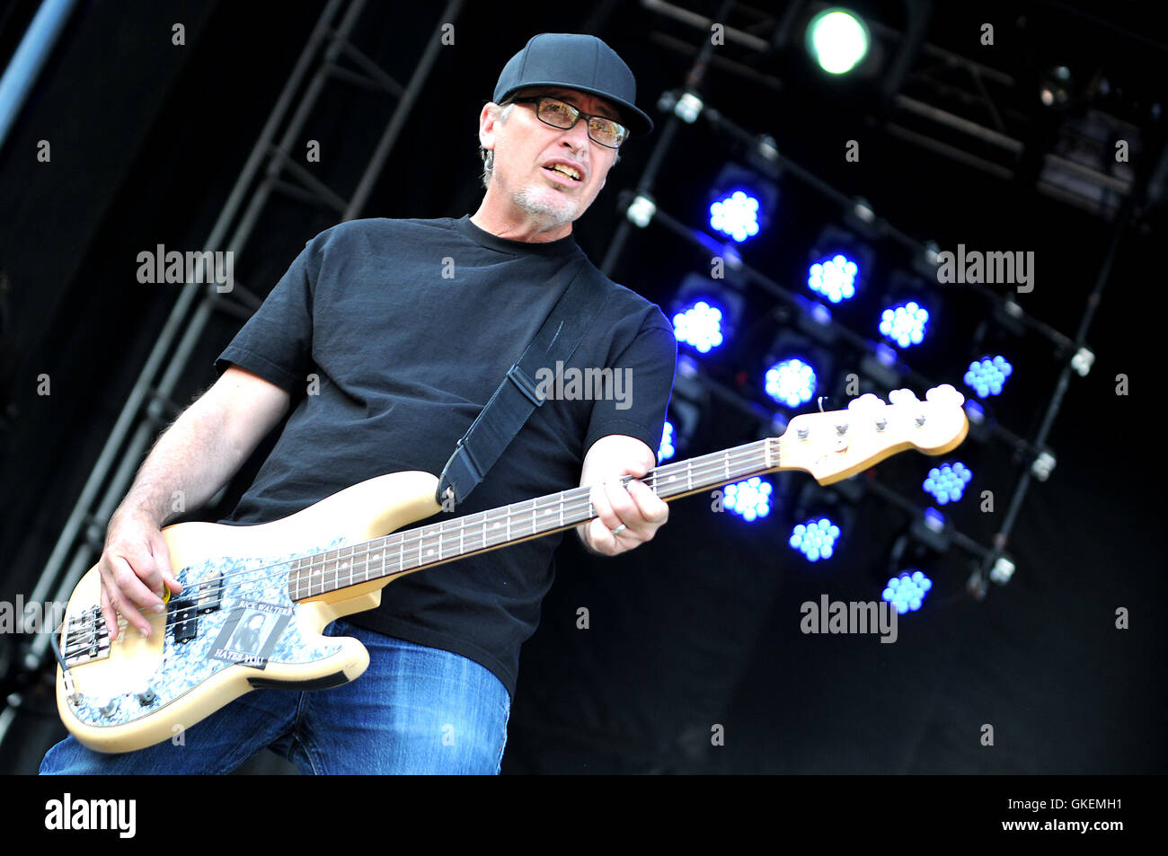Pennywise band hi-res stock photography and images - Alamy