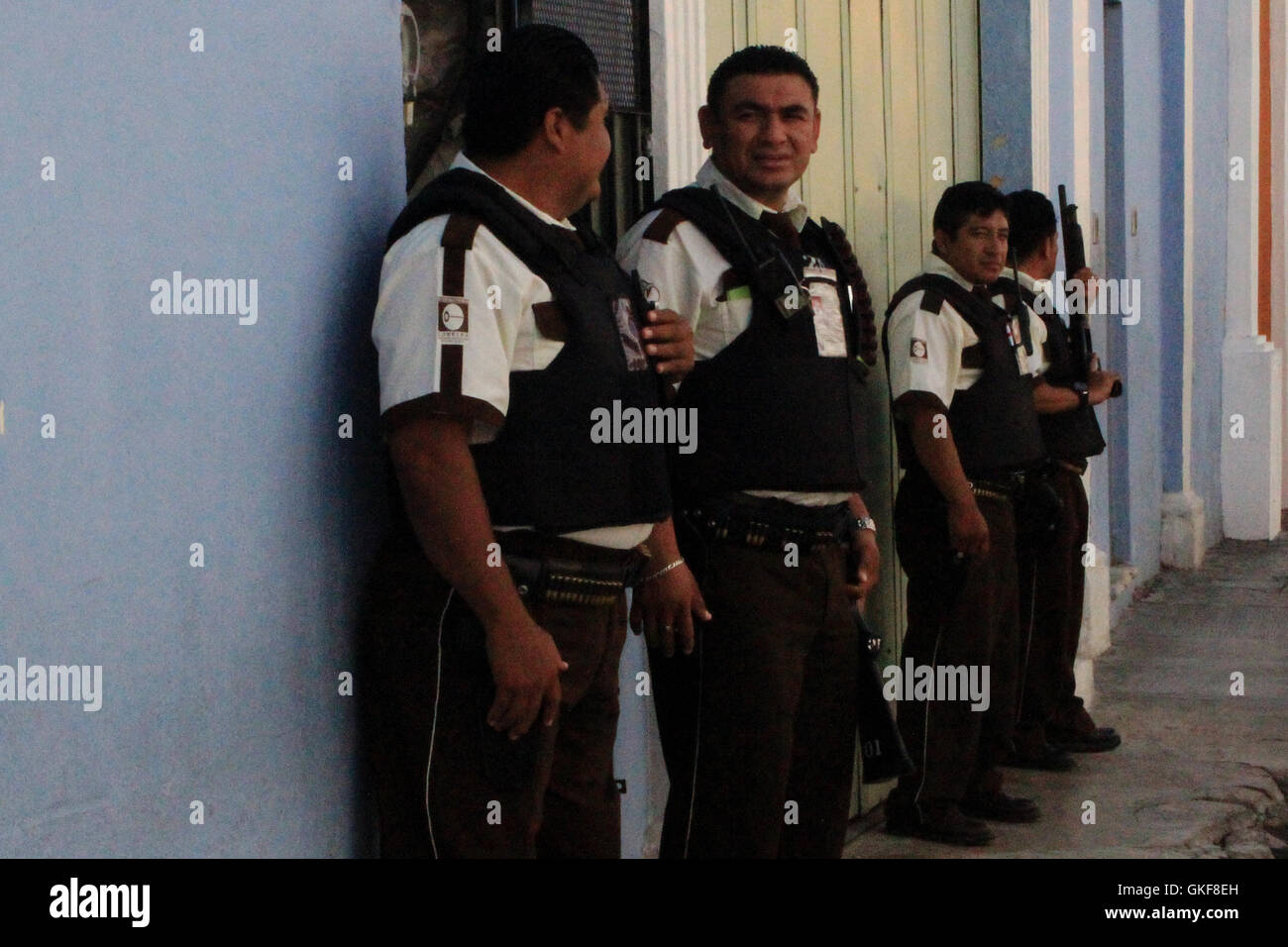 Mexican security guards hi-res stock photography and images - Alamy