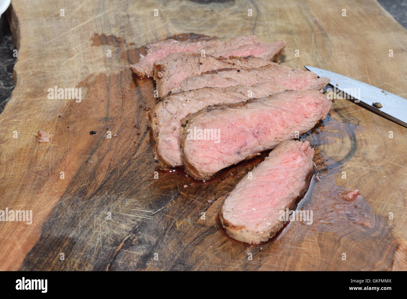 Medium rare steak hi-res stock photography and images - Alamy
