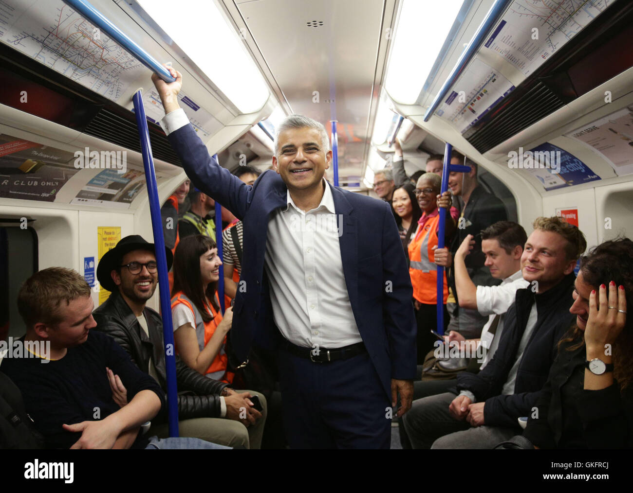 Night tube jubilee hi-res stock photography and images - Alamy