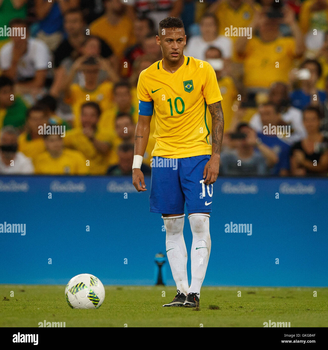 Charging foul hi-res stock photography and images - Alamy