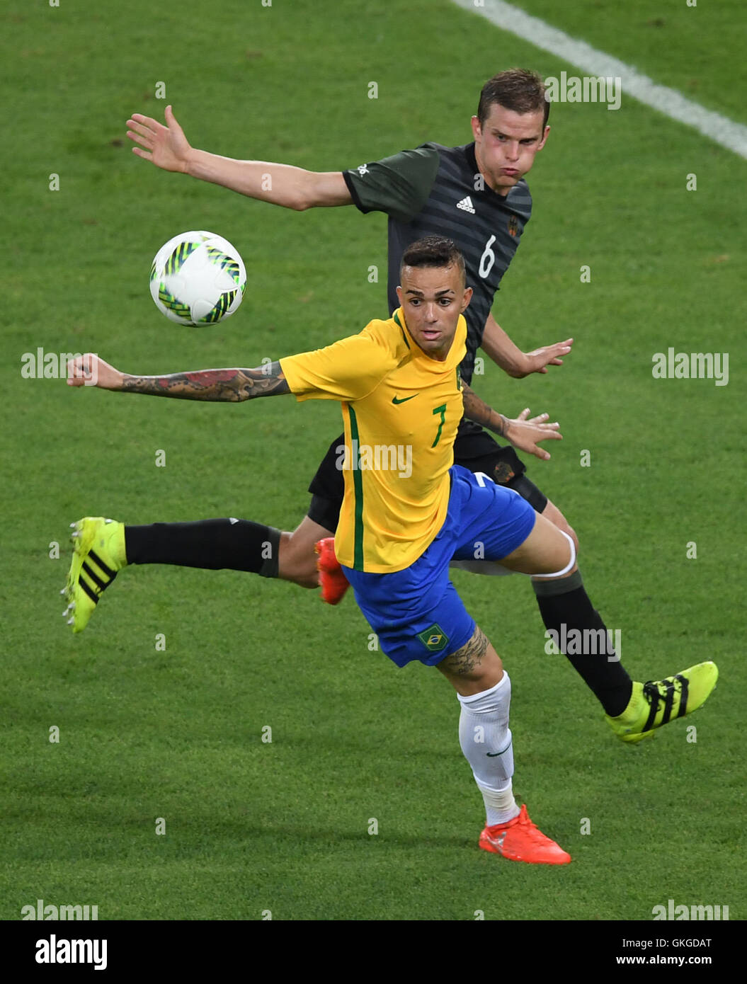 Rio De Janeiro, Brazil. 20th Aug, 2016. Luan (front) of Brazil competes ...