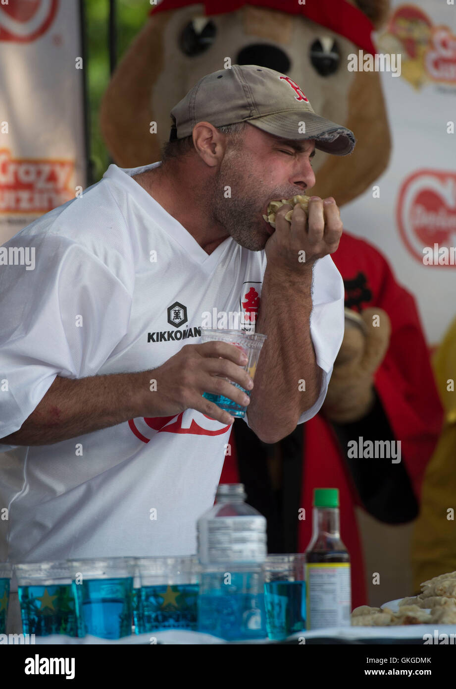 Ten lei hi-res stock photography and images - Alamy