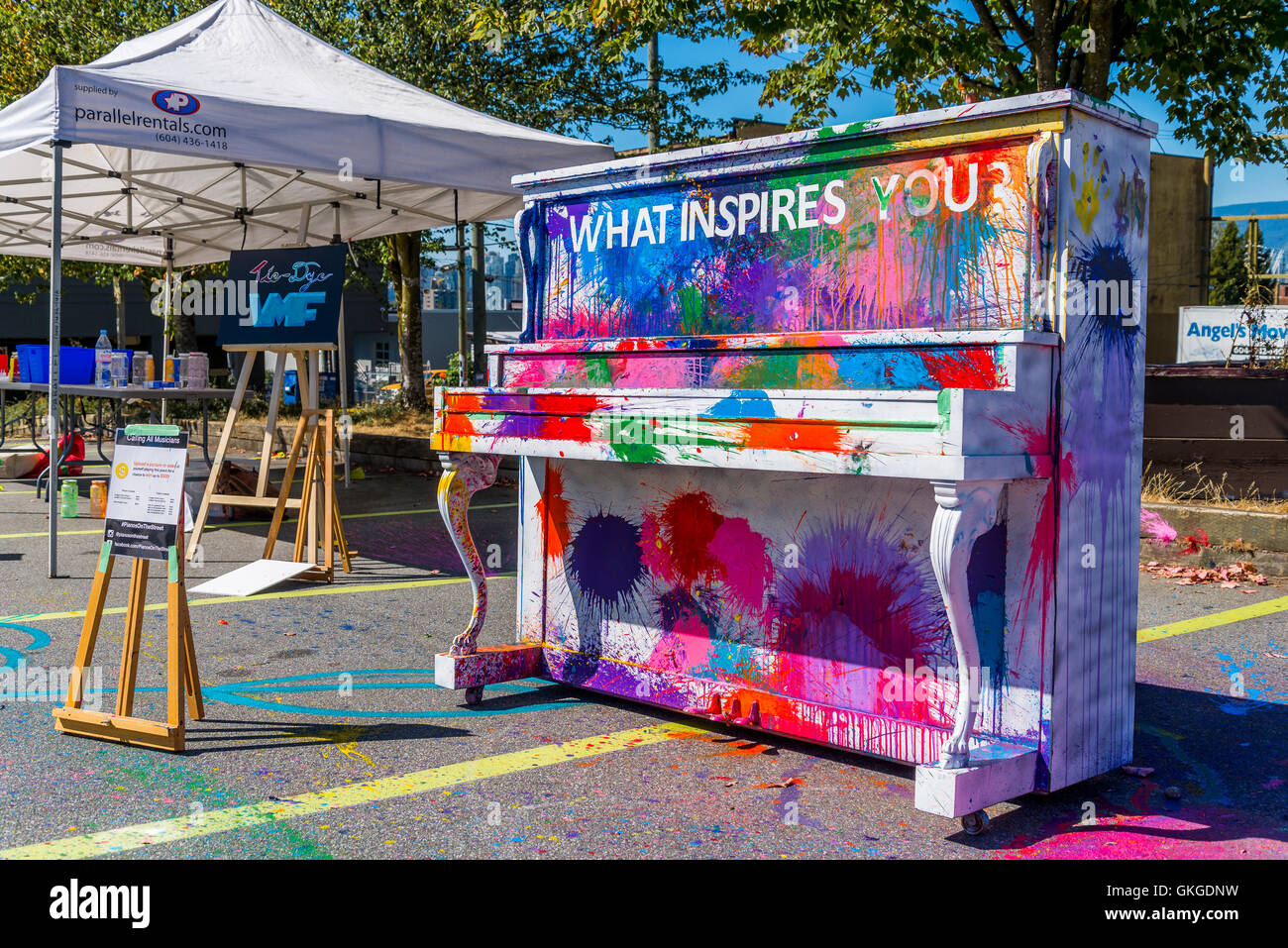 Street piano hi-res stock photography and images - Alamy