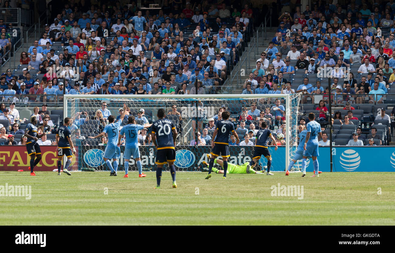 New York, NY USA - August 20, 2016: Goalkeeper Josh Saunders (12) of ...