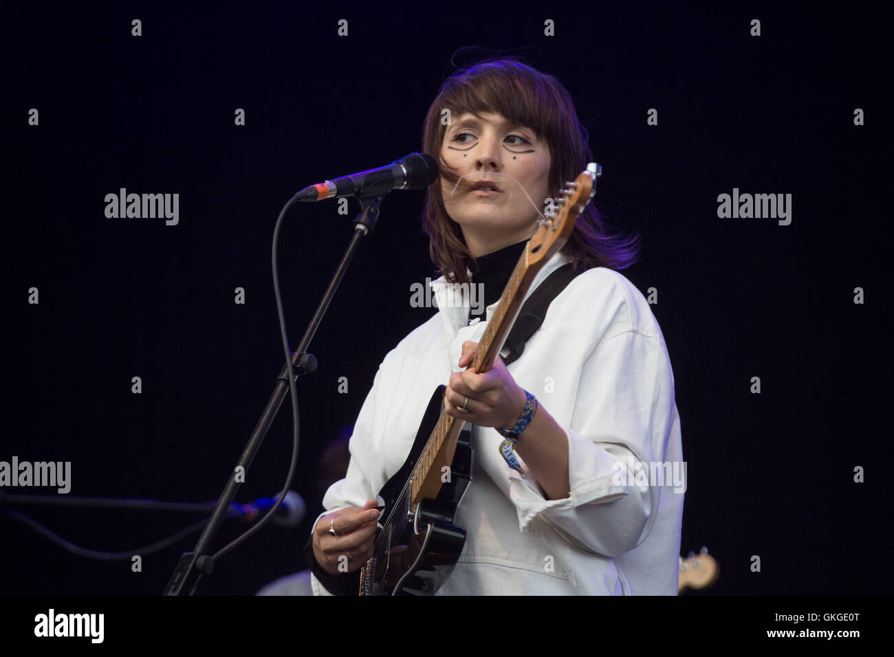 Cate le bon welsh musician hi-res stock photography and images - Alamy
