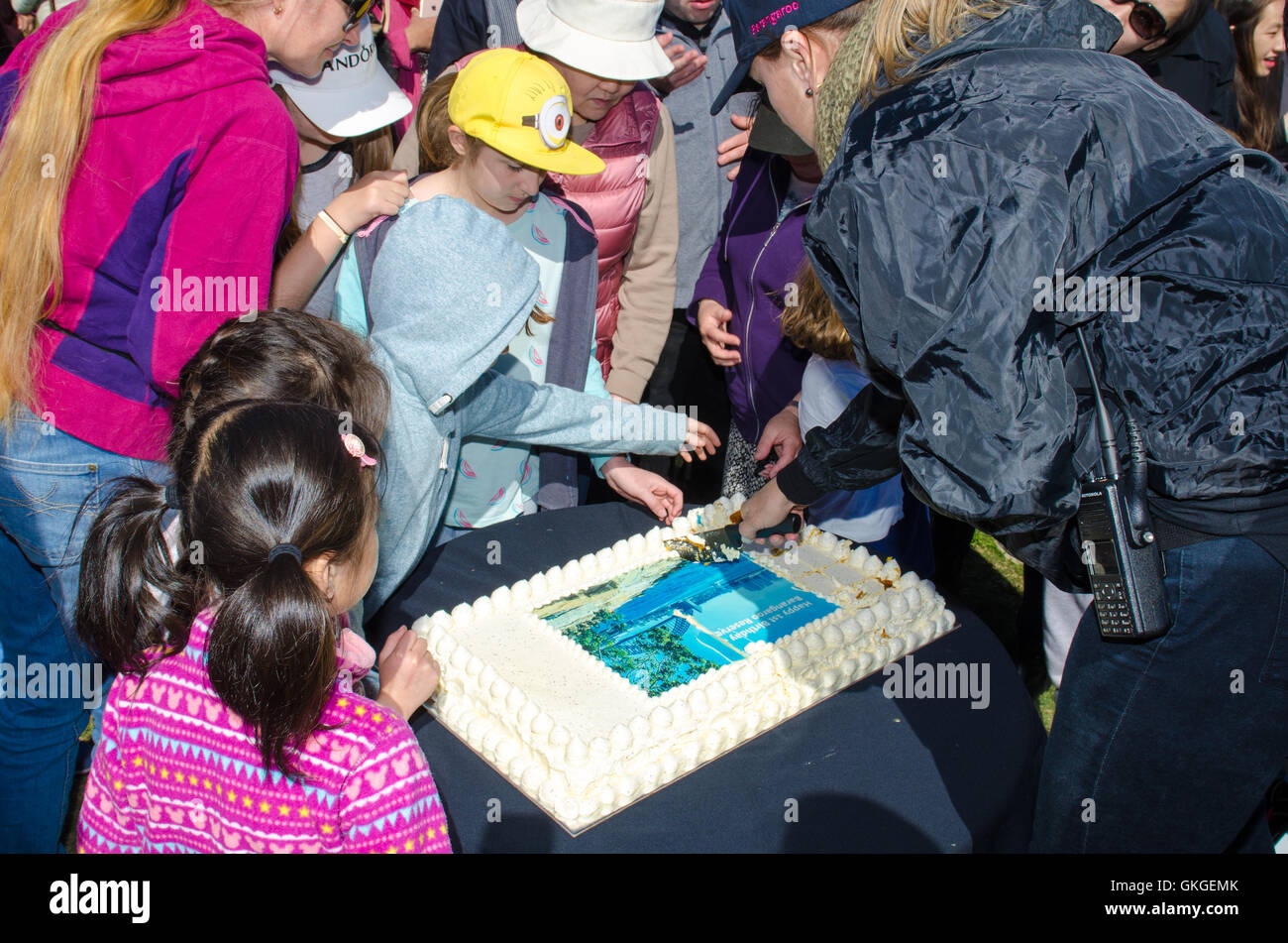 Sydney, Australia. 21st Aug, 2016. Barangaroo Reserve enjoys it's first ...