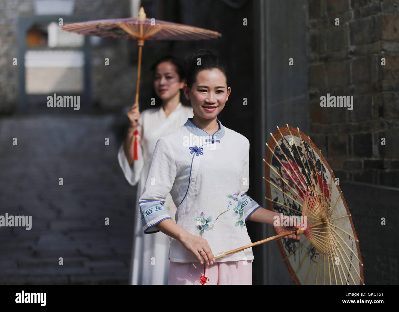 Liping, China's Guizhou Province. 21st Aug, 2016. Models present Han ...