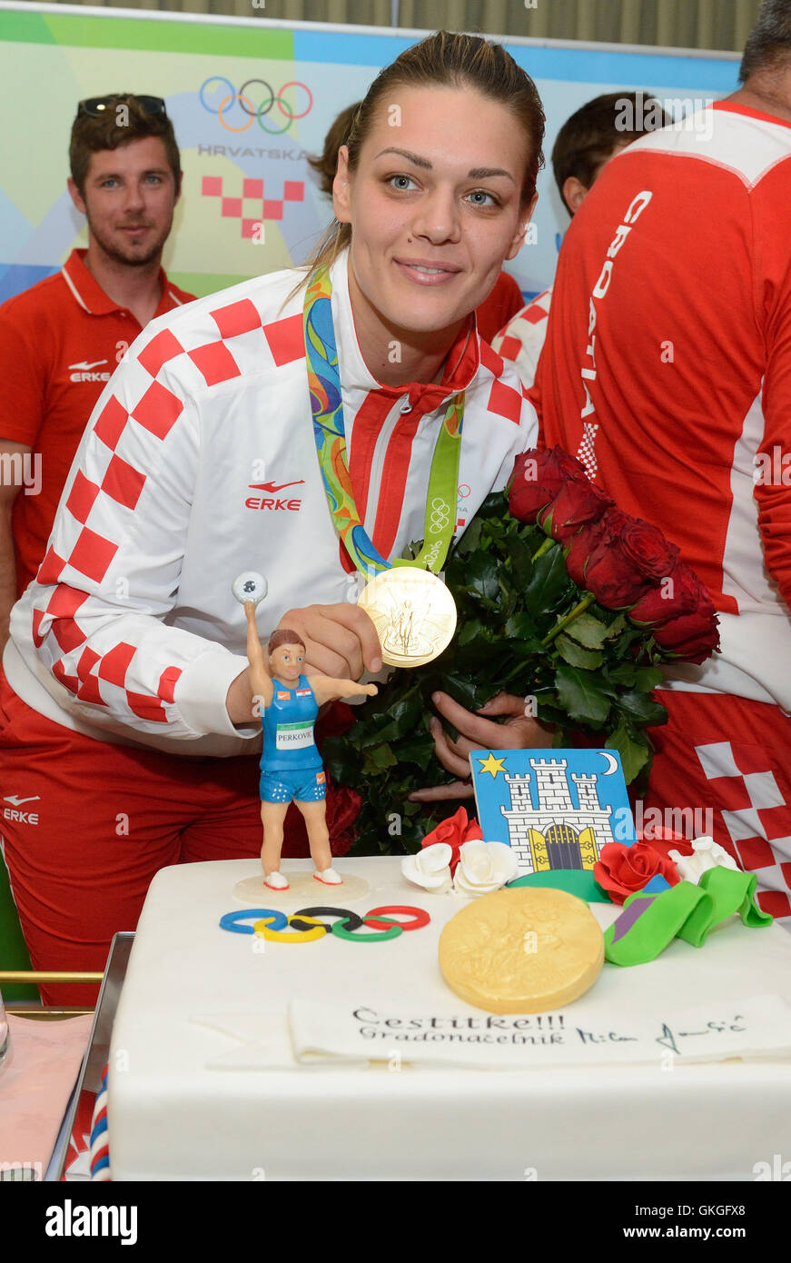 Zagreb, Croatia. 20th Aug, 2016. Sandra Perkovic of Croatia shows her ...
