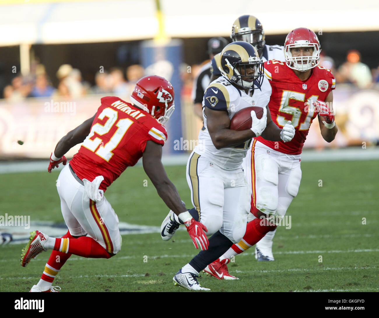 Nfl fighting hi-res stock photography and images - Alamy
