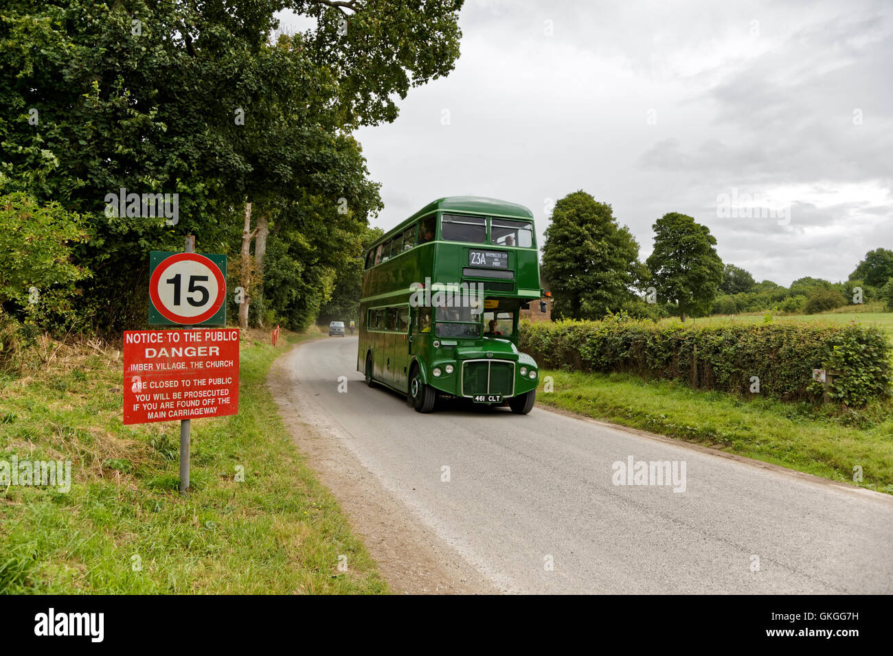 Green line routemaster bus hi-res stock photography and images - Alamy