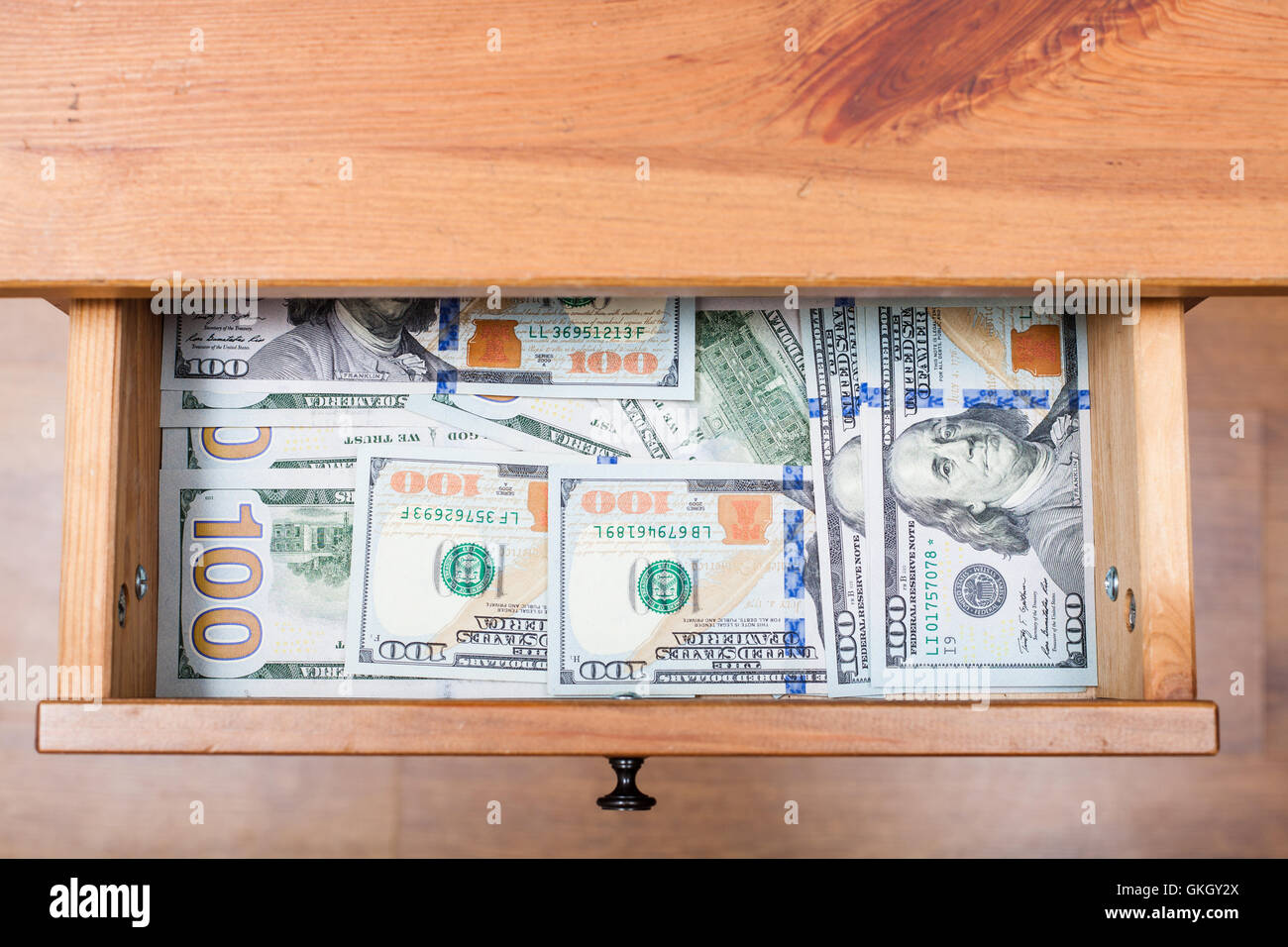 100 dollar bill hundred box hi-res stock photography and images - Alamy