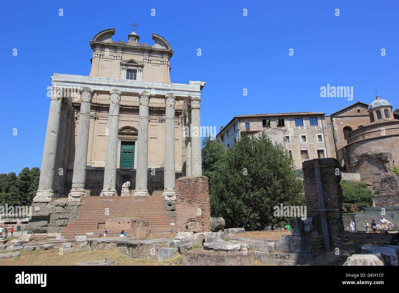 Ancient roman fountains hi-res stock photography and images - Alamy
