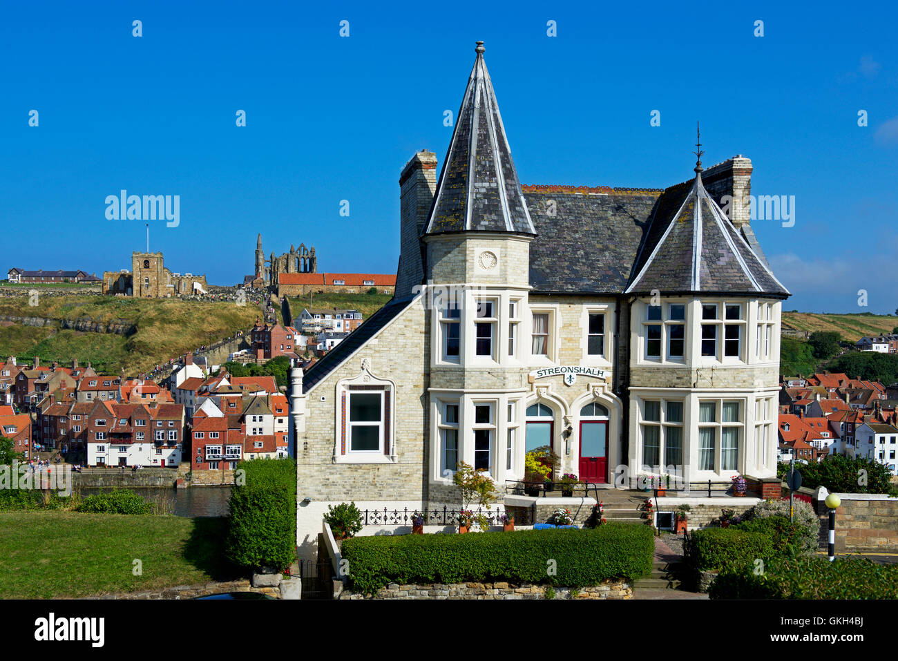 Abbey house hi-res stock photography and images - Alamy