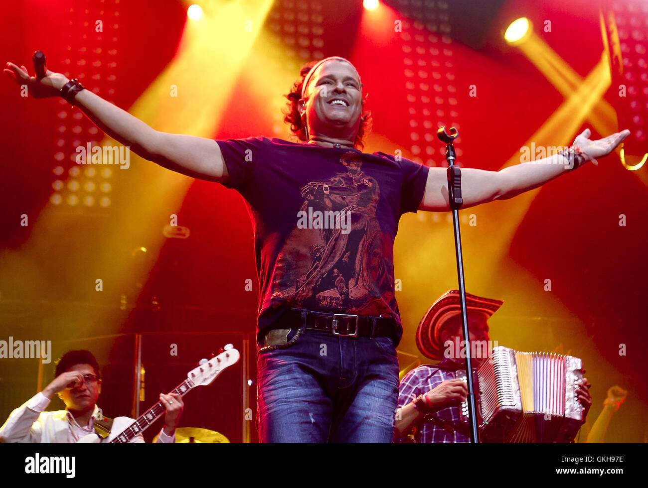 Concert of Colombian singer Carlos Vives, Mexico sounds. Featuring ...