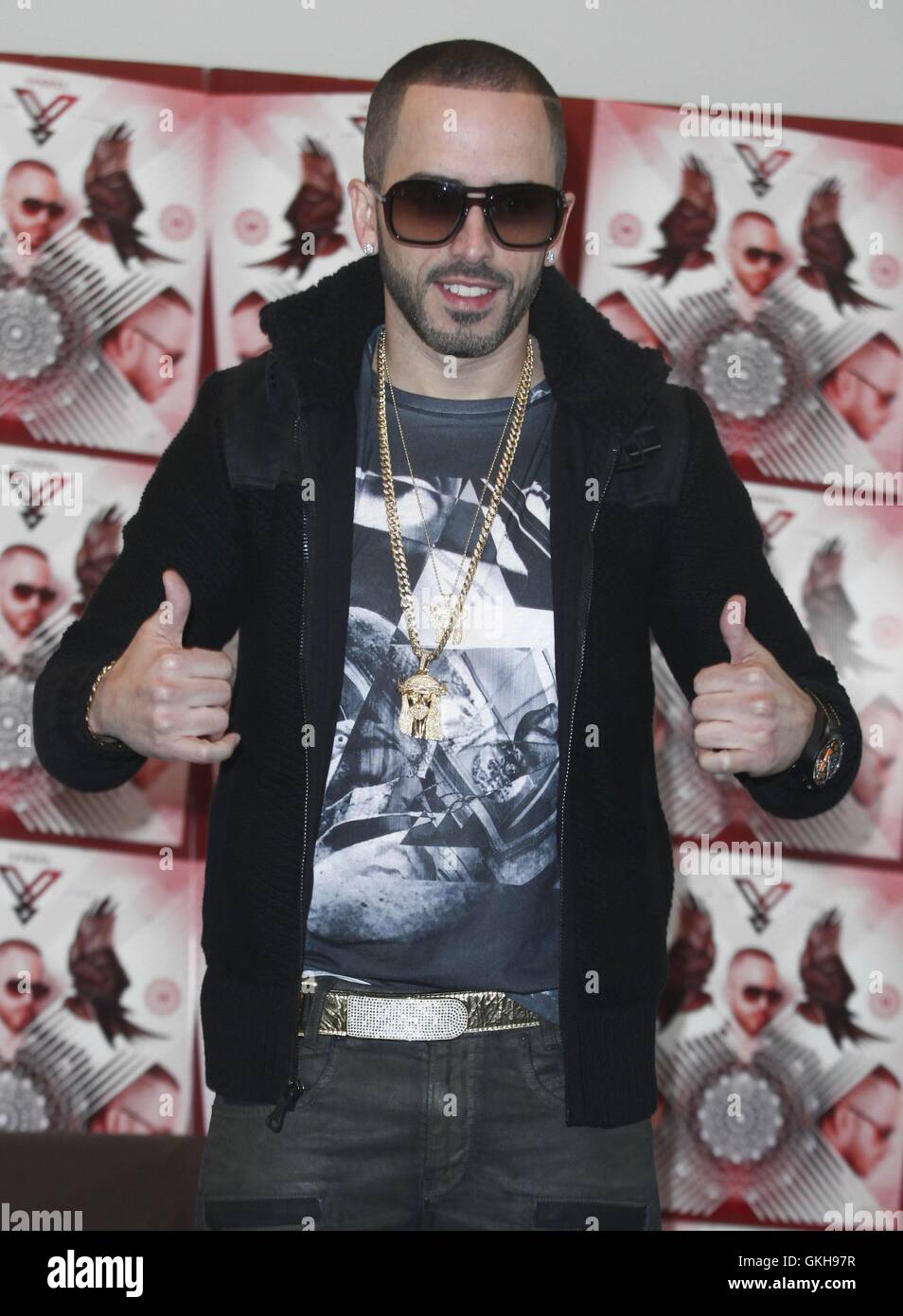 Record Presentation of the Puerto Rican singer Yandel, De Lider a ...