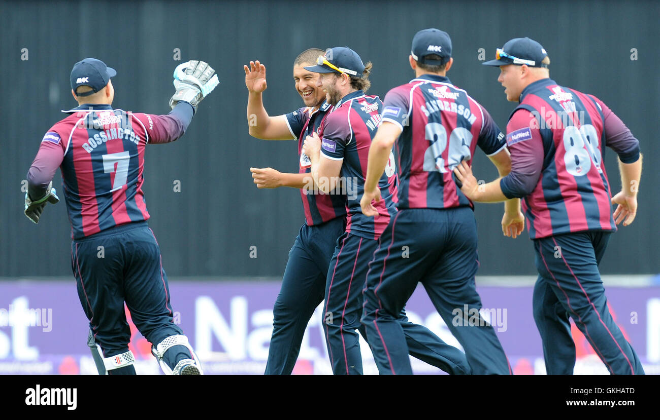 Northamptonshire Steelbacks Rory Kleinveldt (second left) celebrates ...